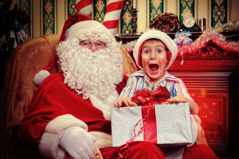 How To Prepare For Pictures With Santa - UrbanMoms