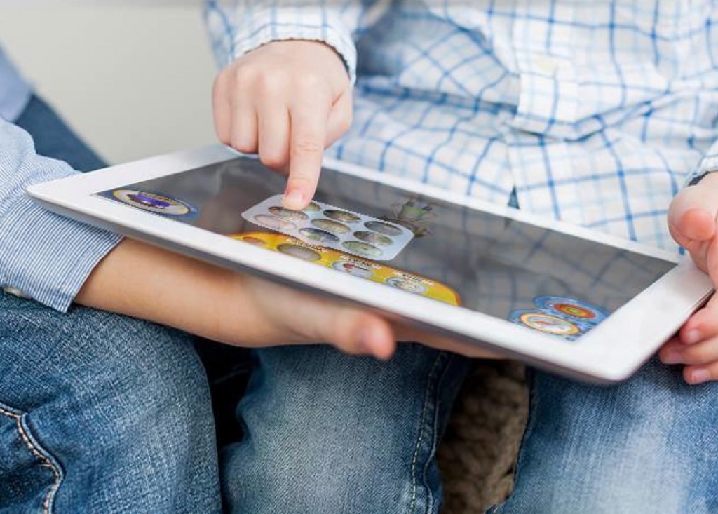 How A Tablet Can Help Autistic Children Communicate - UrbanMoms